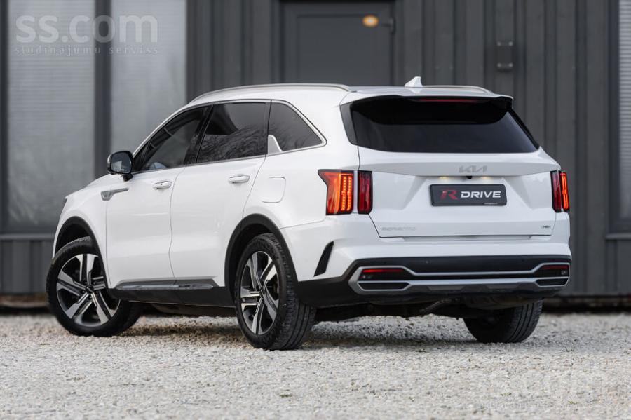 Balts Kia Sorento 2023 Jelgava, ar dzinēja tilpumu 1.60 L un nobraukumu 63 tūkst. km par 39900 €, foto 6 vietnē AUTOMOTO.COM.LV