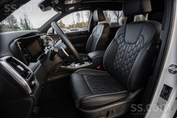 White Kia Sorento 2023 in Jelgava, with an engine capacity of 1.60 L and mileage of 63 thousand km for 39900 €, photo 10 on AUTOMOTO.COM.LV