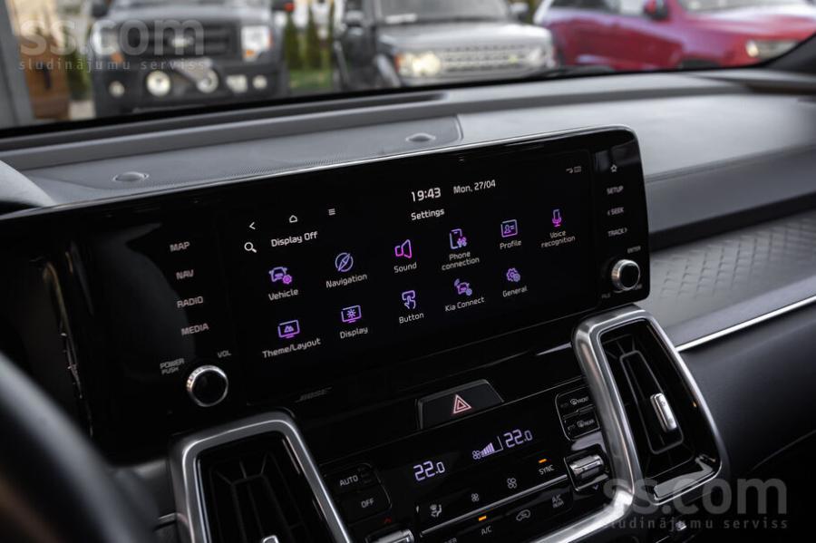 Balts Kia Sorento 2023 Jelgava, ar dzinēja tilpumu 1.60 L un nobraukumu 63 tūkst. km par 39900 €, foto 24 vietnē AUTOMOTO.COM.LV