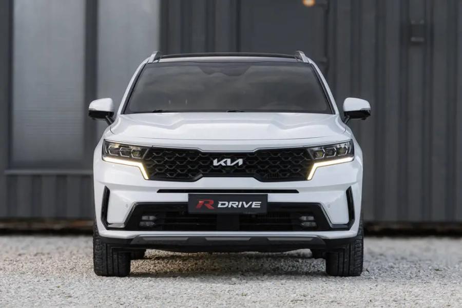 Balts Kia Sorento 2023 Jelgava, ar dzinēja tilpumu 1.60 L un nobraukumu 63 tūkst. km par 39900 €, foto 3 vietnē AUTOMOTO.COM.LV