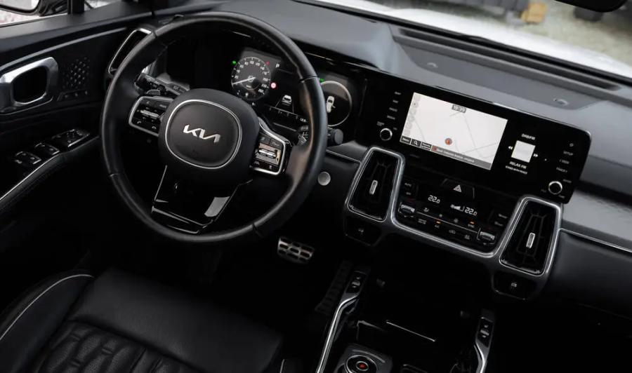Balts Kia Sorento 2023 Jelgava, ar dzinēja tilpumu 1.60 L un nobraukumu 63 tūkst. km par 39900 €, foto 14 vietnē AUTOMOTO.COM.LV
