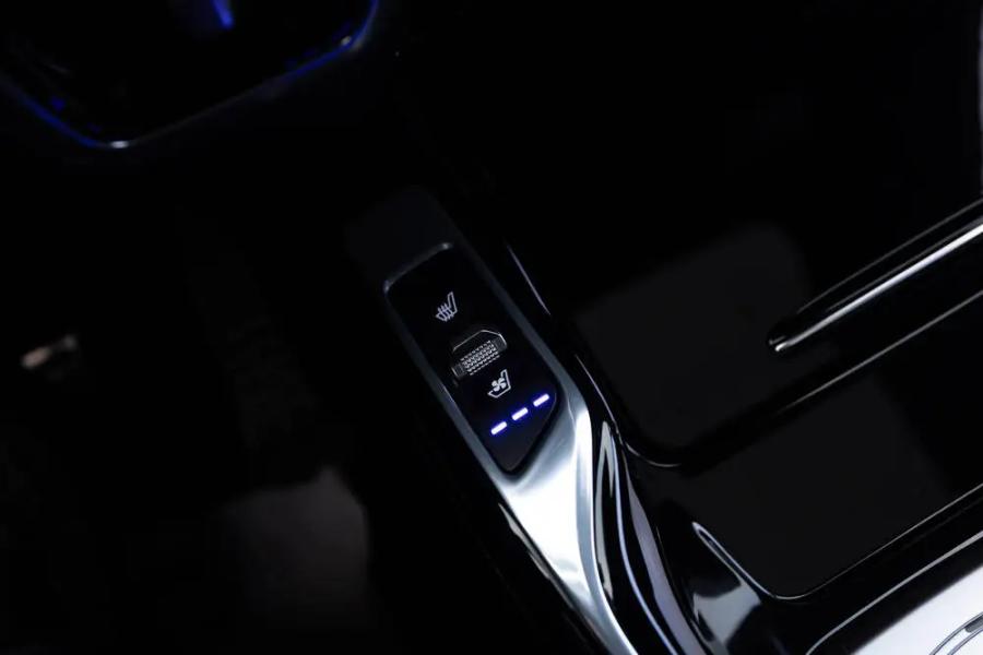 Balts Kia Sorento 2023 Jelgava, ar dzinēja tilpumu 1.60 L un nobraukumu 63 tūkst. km par 39900 €, foto 18 vietnē AUTOMOTO.COM.LV