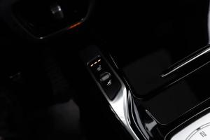 Balts Kia Sorento 2023 Jelgava, ar dzinēja tilpumu 1.60 L un nobraukumu 63 tūkst. km par 39900 €, foto 19 vietnē AUTOMOTO.COM.LV