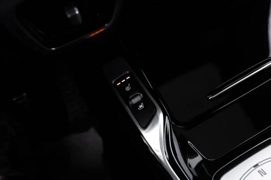 Balts Kia Sorento 2023 Jelgava, ar dzinēja tilpumu 1.60 L un nobraukumu 63 tūkst. km par 39900 €, foto 19 vietnē AUTOMOTO.COM.LV