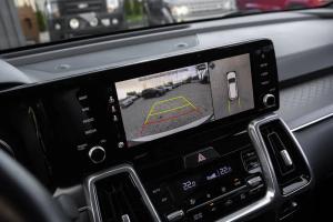 Balts Kia Sorento 2023 Jelgava, ar dzinēja tilpumu 1.60 L un nobraukumu 63 tūkst. km par 39900 €, foto 22 vietnē AUTOMOTO.COM.LV