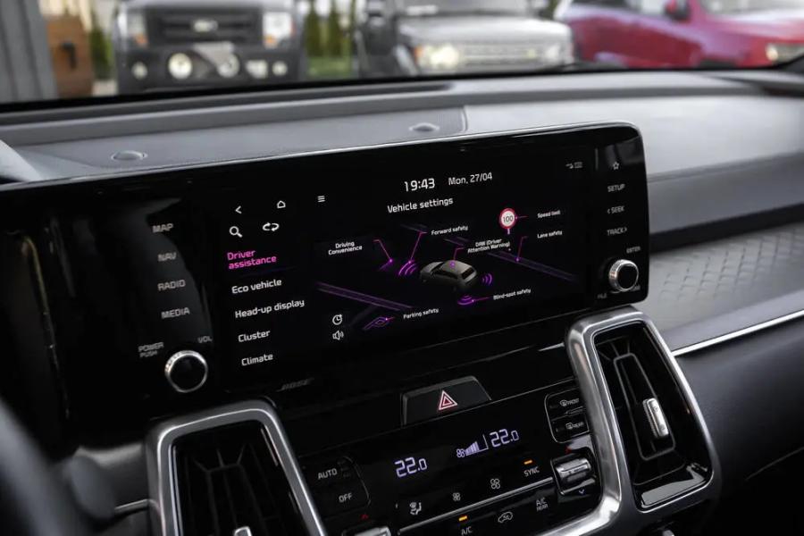 Balts Kia Sorento 2023 Jelgava, ar dzinēja tilpumu 1.60 L un nobraukumu 63 tūkst. km par 39900 €, foto 25 vietnē AUTOMOTO.COM.LV