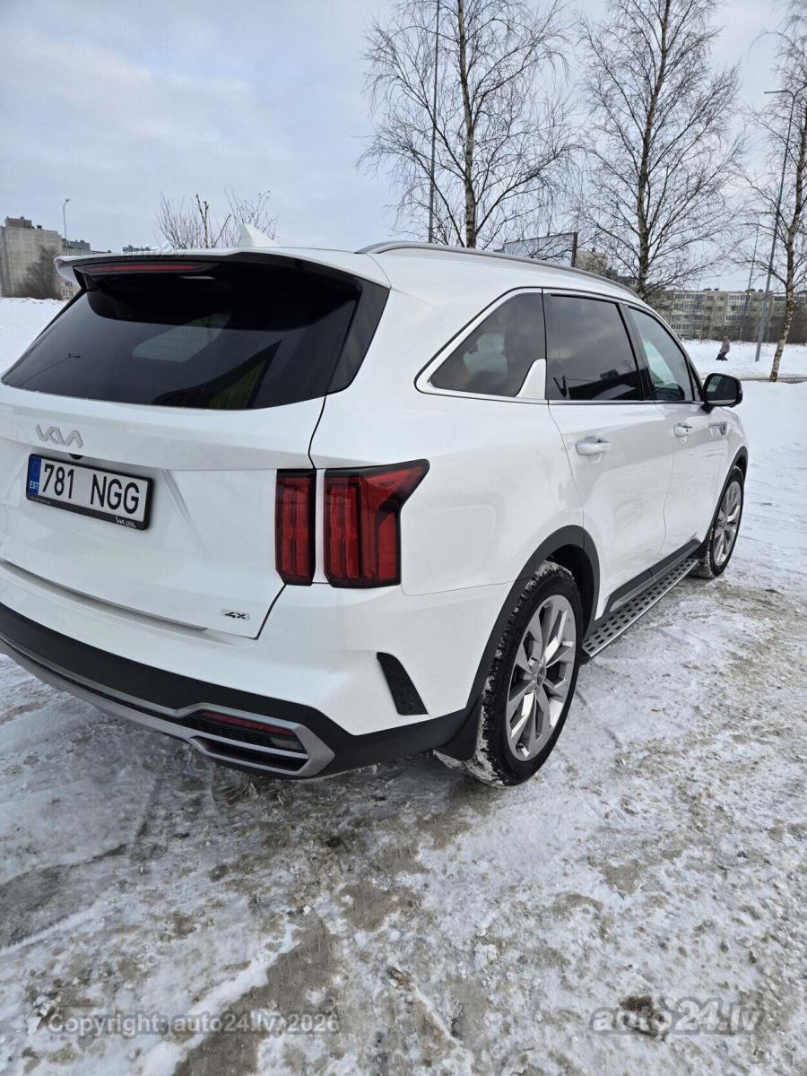 Balts Kia Sorento 2024 Tallina, ar dzinēja tilpumu 2.20 L un nobraukumu 26 tūkst. km par 47000 €, foto 3 vietnē AUTOMOTO.COM.LV