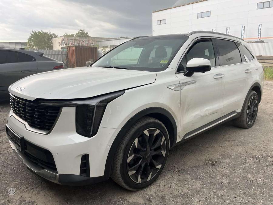 Balts Kia Sorento 2024 Viļņa, ar dzinēja tilpumu 2.15 L un nobraukumu 41 tūkst. km par 29900 €, foto 1 vietnē AUTOMOTO.COM.LV
