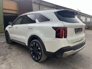Balts Kia Sorento 2024 Viļņa, ar dzinēja tilpumu 2.15 L un nobraukumu 41 tūkst. km par 29900 €, foto 3 vietnē AUTOMOTO.COM.LV