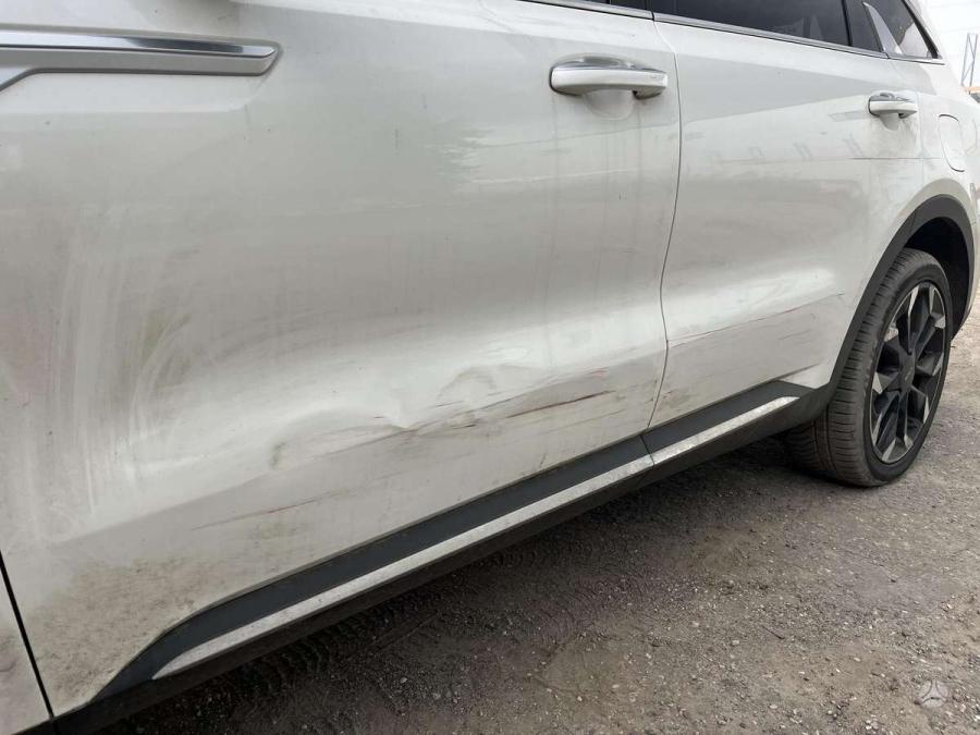 Balts Kia Sorento 2024 Viļņa, ar dzinēja tilpumu 2.15 L un nobraukumu 41 tūkst. km par 29900 €, foto 7 vietnē AUTOMOTO.COM.LV