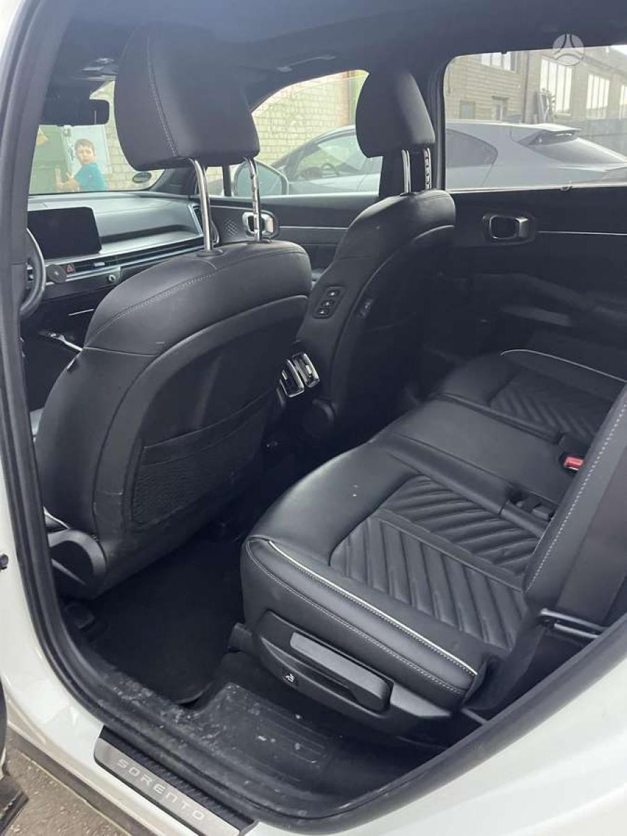 Balts Kia Sorento 2024 Viļņa, ar dzinēja tilpumu 2.15 L un nobraukumu 41 tūkst. km par 29900 €, foto 11 vietnē AUTOMOTO.COM.LV