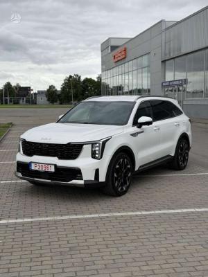 Balts Kia Sorento 2024 Šauļi, ar dzinēja tilpumu 2.15 L un nobraukumu 68 tūkst. km par 38850 €, foto  vietnē AUTOMOTO.COM.LV