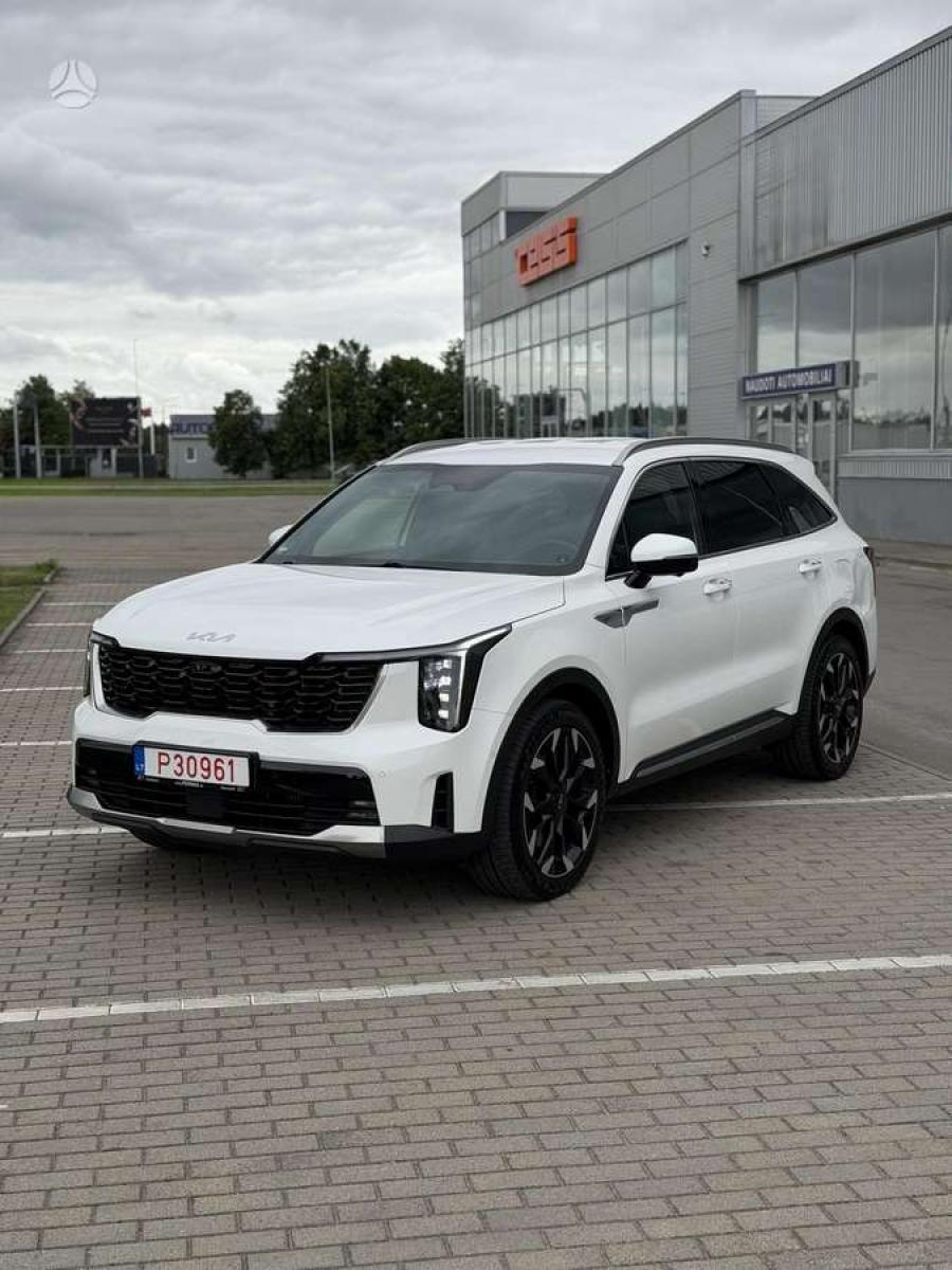 Balts Kia Sorento 2024 Šauļi, ar dzinēja tilpumu 2.15 L un nobraukumu 68 tūkst. km par 38850 €, foto 1 vietnē AUTOMOTO.COM.LV