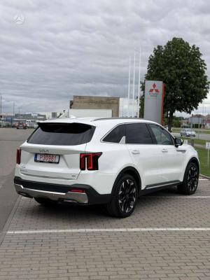 Balts Kia Sorento 2024 Šauļi, ar dzinēja tilpumu 2.15 L un nobraukumu 68 tūkst. km par 38850 €, foto 5 vietnē AUTOMOTO.COM.LV