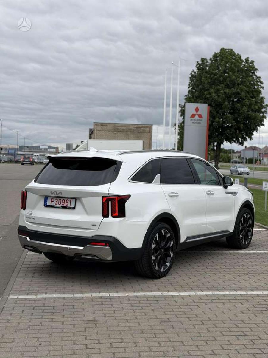 Balts Kia Sorento 2024 Šauļi, ar dzinēja tilpumu 2.15 L un nobraukumu 68 tūkst. km par 38850 €, foto 5 vietnē AUTOMOTO.COM.LV