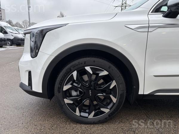 Balts Kia Sorento 2025 Rīga, ar dzinēja tilpumu 2.20 L un nobraukumu 10 tūkst. km par 55400 €, foto 5 vietnē AUTOMOTO.COM.LV