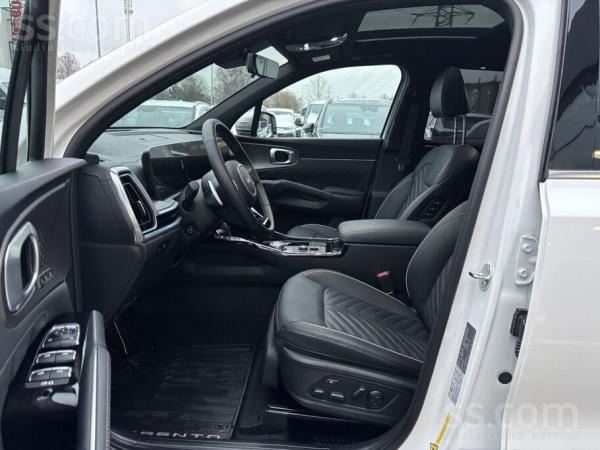 White Kia Sorento 2025 in Riga, with an engine capacity of 2.20 L and mileage of 19 thousand km for 55400 €, photo 8 on AUTOMOTO.COM.LV