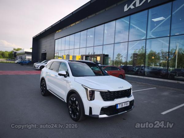 White Kia Sorento 2025 in Tallinn, with an engine capacity of 2.20 L and mileage of 27 thousand km for 54900 €, photo 1 on AUTOMOTO.COM.LV
