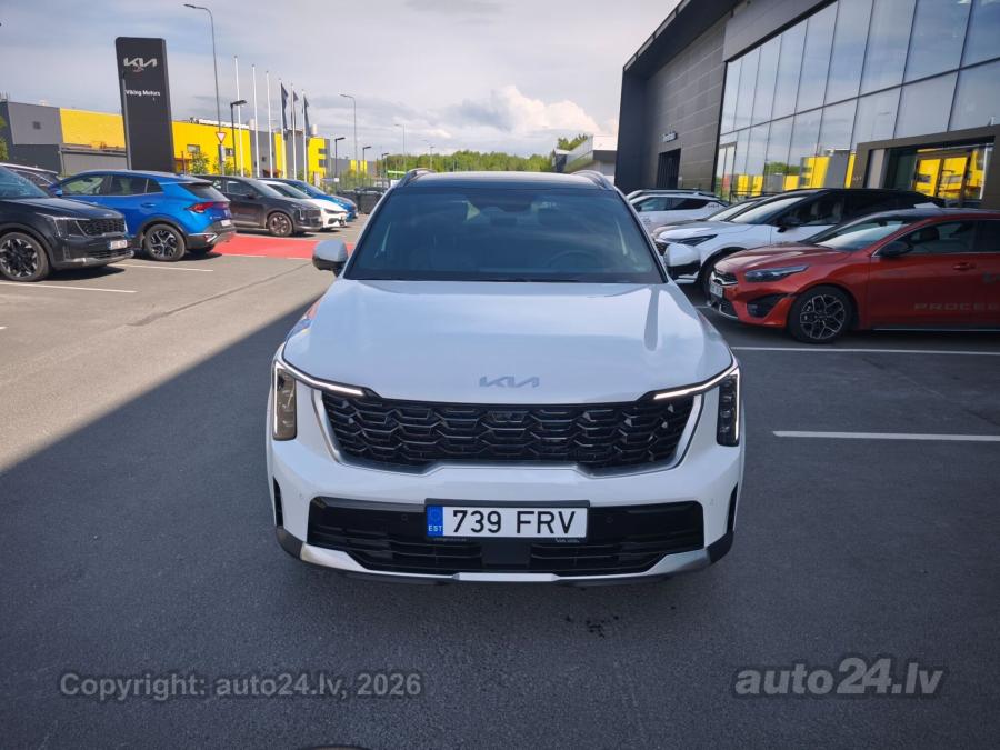 Balts Kia Sorento 2025 Tallina, ar dzinēja tilpumu 2.20 L un nobraukumu 27 tūkst. km par 54900 €, foto 3 vietnē AUTOMOTO.COM.LV