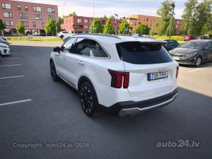 Balts Kia Sorento 2025 Tallina, ar dzinēja tilpumu 2.20 L un nobraukumu 27 tūkst. km par 54900 €, foto 5 vietnē AUTOMOTO.COM.LV