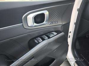 Balts Kia Sorento 2025 Tallina, ar dzinēja tilpumu 2.20 L un nobraukumu 27 tūkst. km par 54900 €, foto 13 vietnē AUTOMOTO.COM.LV
