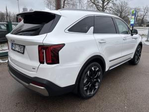 Balts Kia Sorento 2025 Rīga, ar dzinēja tilpumu 2.20 L un nobraukumu 21 tūkst. km par 5540000 €, foto 3 vietnē AUTOMOTO.COM.LV