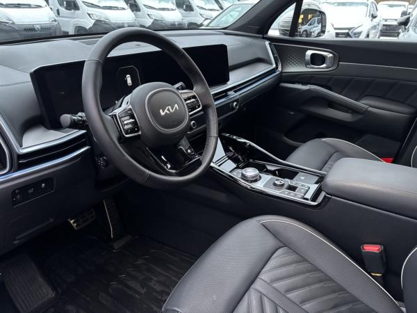 Balts Kia Sorento 2025 Rīga, ar dzinēja tilpumu 2.20 L un nobraukumu 21 tūkst. km par 5540000 €, foto 8 vietnē AUTOMOTO.COM.LV