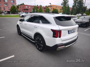 Balts Kia Sorento 2025 Tallina, ar dzinēja tilpumu 2.20 L un nobraukumu 49 tūkst. km par 50490 €, foto 5 vietnē AUTOMOTO.COM.LV