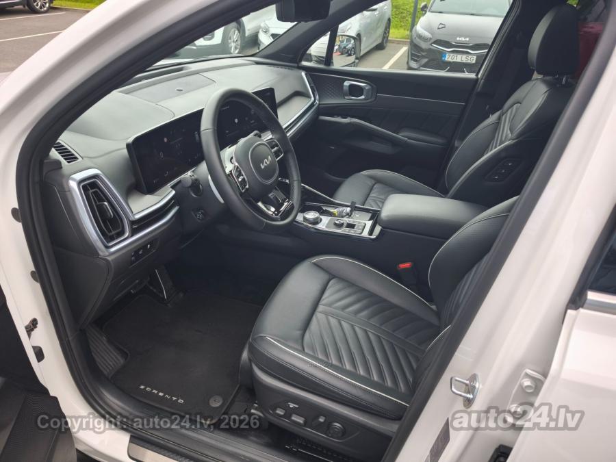 Balts Kia Sorento 2025 Tallina, ar dzinēja tilpumu 2.20 L un nobraukumu 49 tūkst. km par 50490 €, foto 11 vietnē AUTOMOTO.COM.LV