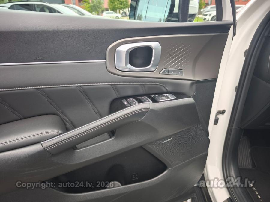 Balts Kia Sorento 2025 Tallina, ar dzinēja tilpumu 2.20 L un nobraukumu 49 tūkst. km par 50490 €, foto 12 vietnē AUTOMOTO.COM.LV
