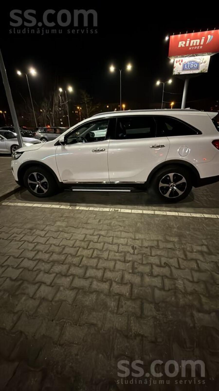 Balts Kia Sorento 2015 Rīga, ar dzinēja tilpumu 2.20 L un nobraukumu 248 tūkst. km par 13500 €, foto 6 vietnē AUTOMOTO.COM.LV