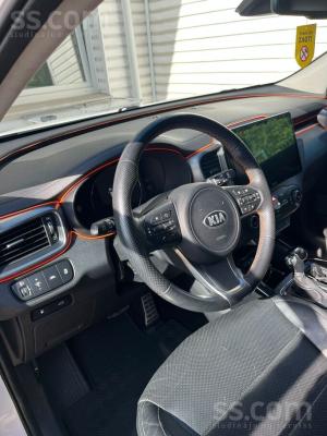 Balts Kia Sorento 2015 Rīga, ar dzinēja tilpumu 2.20 L un nobraukumu 248 tūkst. km par 13500 €, foto 16 vietnē AUTOMOTO.COM.LV