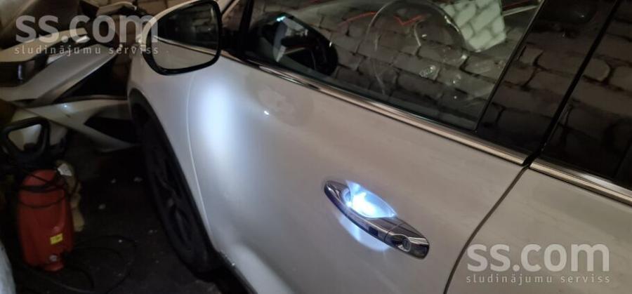 Balts Kia Sorento 2015 Rīga, ar dzinēja tilpumu 2.20 L un nobraukumu 248 tūkst. km par 13500 €, foto 21 vietnē AUTOMOTO.COM.LV