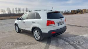 Balts Kia Sorento 2012 Tartu, ar dzinēja tilpumu 2.00 L un nobraukumu 279 tūkst. km par 8990 €, foto 4 vietnē AUTOMOTO.COM.LV