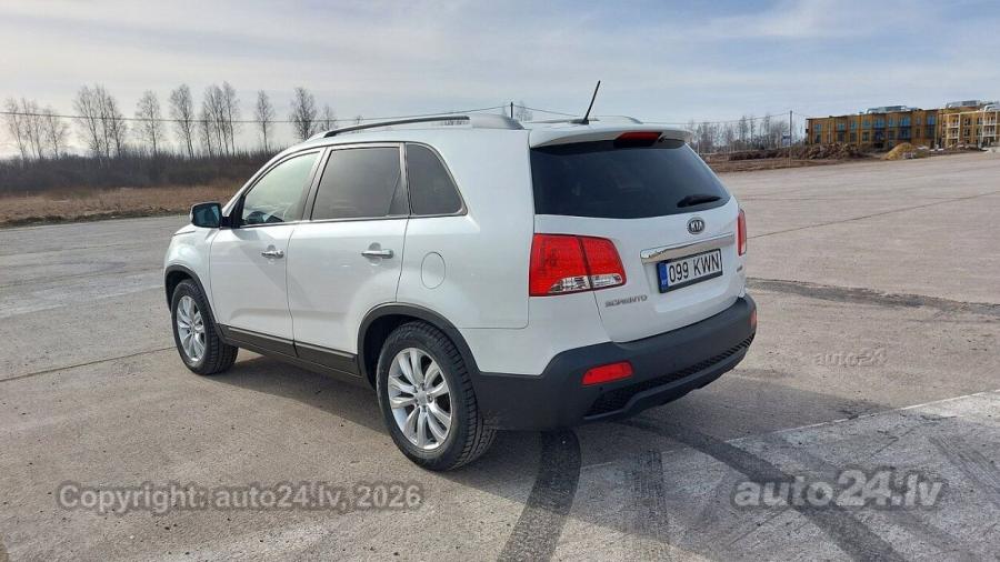 Balts Kia Sorento 2012 Tartu, ar dzinēja tilpumu 2.00 L un nobraukumu 279 tūkst. km par 8990 €, foto 4 vietnē AUTOMOTO.COM.LV