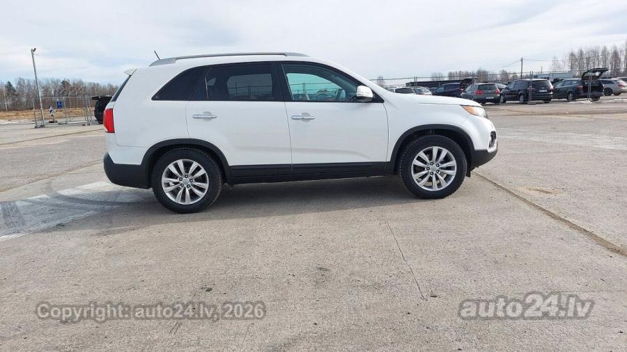 Balts Kia Sorento 2012 Tartu, ar dzinēja tilpumu 2.00 L un nobraukumu 279 tūkst. km par 8990 €, foto 5 vietnē AUTOMOTO.COM.LV