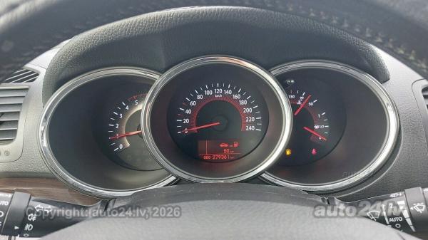 White Kia Sorento 2012 in Tartu, with an engine capacity of 2.00 L and mileage of 279 thousand km for 8990 €, photo 11 on AUTOMOTO.COM.LV