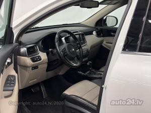 Balts Kia Sorento 2015 Tallina, ar dzinēja tilpumu 2.20 L un nobraukumu 164 tūkst. km par 18900 €, foto 4 vietnē AUTOMOTO.COM.LV