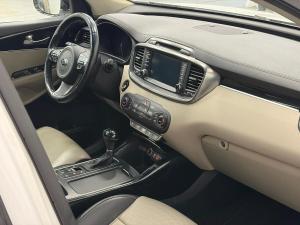 Balts Kia Sorento 2015 Tallina, ar dzinēja tilpumu 2.20 L un nobraukumu 165 tūkst. km par 18900 €, foto 3 vietnē AUTOMOTO.COM.LV