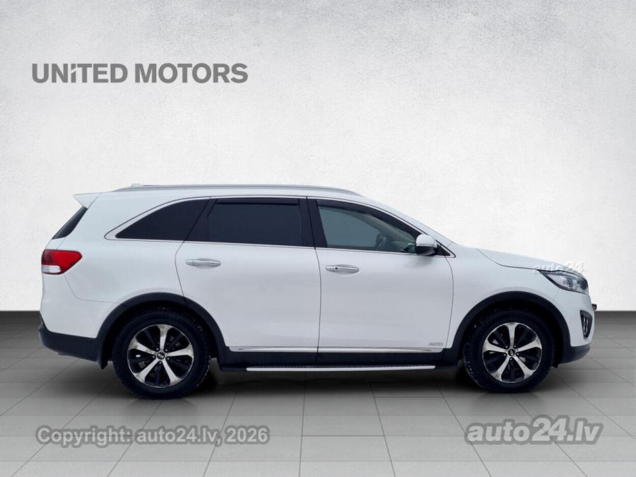 White Kia Sorento 2017 in Johvi, with an engine capacity of 2.20 L and mileage of 196 thousand km for 12900 €, photo 14 on AUTOMOTO.COM.LV