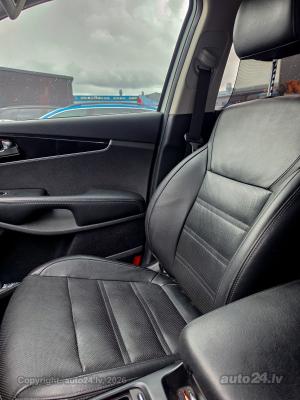 Balts Kia Sorento 2018 Tallina, ar dzinēja tilpumu 2.20 L un nobraukumu 174 tūkst. km par 22000 €, foto 10 vietnē AUTOMOTO.COM.LV