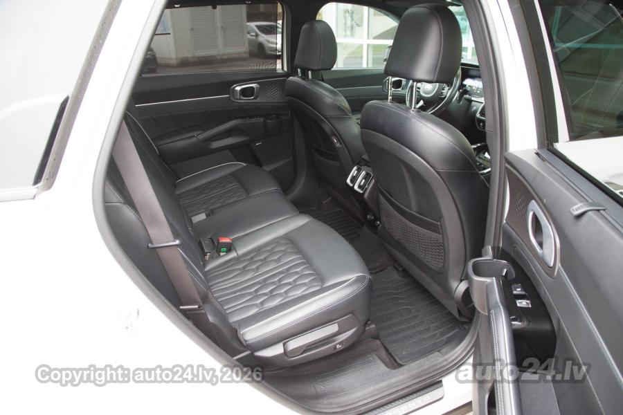 Balts Kia Sorento 2020 Tallina, ar dzinēja tilpumu 2.20 L un nobraukumu 164 tūkst. km par 27450 €, foto 24 vietnē AUTOMOTO.COM.LV