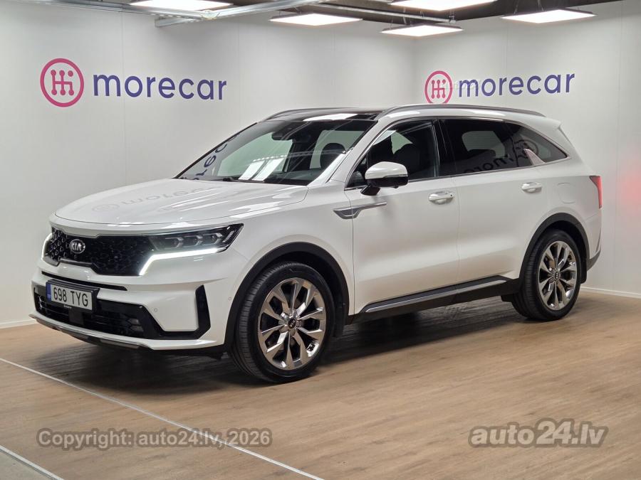 White Kia Sorento 2021 in Tallinn, with an engine capacity of 2.20 L and mileage of 115 thousand km for 34900 €, photo 1 on AUTOMOTO.COM.LV