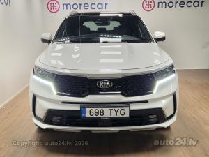 White Kia Sorento 2021 in Tallinn, with an engine capacity of 2.20 L and mileage of 115 thousand km for 34900 €, photo 3 on AUTOMOTO.COM.LV