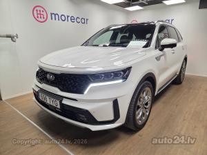 White Kia Sorento 2021 in Tallinn, with an engine capacity of 2.20 L and mileage of 115 thousand km for 34900 €, photo 4 on AUTOMOTO.COM.LV