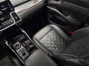 White Kia Sorento 2021 in Tallinn, with an engine capacity of 2.20 L and mileage of 115 thousand km for 34900 €, photo 20 on AUTOMOTO.COM.LV
