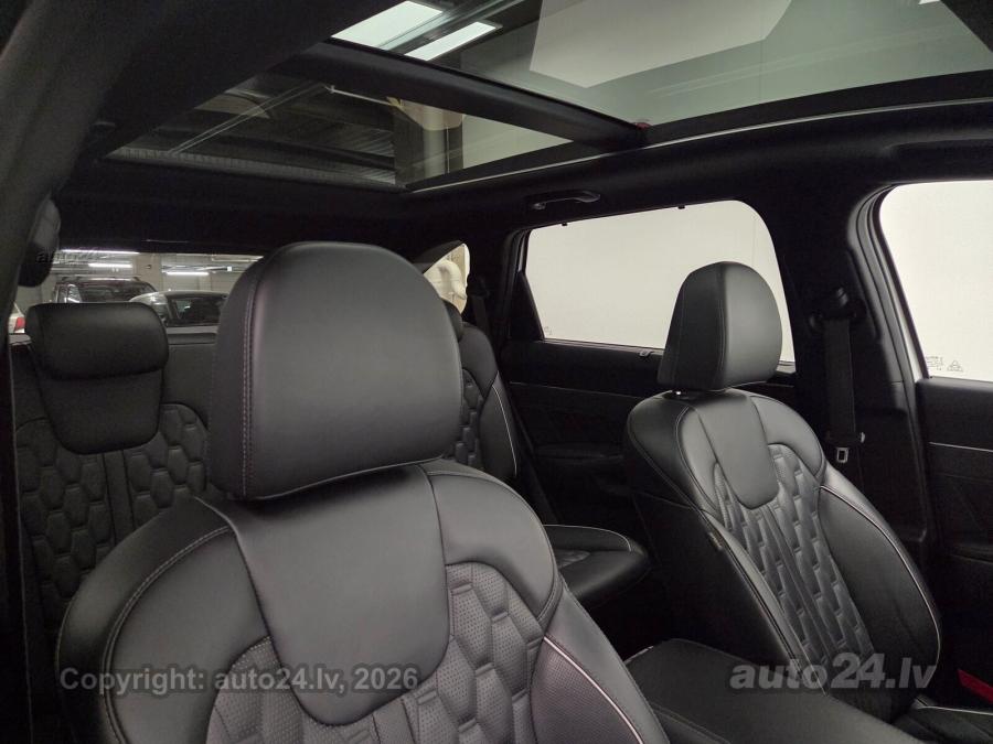 White Kia Sorento 2021 in Tallinn, with an engine capacity of 2.20 L and mileage of 115 thousand km for 34900 €, photo 22 on AUTOMOTO.COM.LV