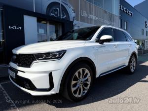 Balts Kia Sorento 2021 Tallina, ar dzinēja tilpumu 2.20 L un nobraukumu 130 tūkst. km par 30900 €, foto  vietnē AUTOMOTO.COM.LV