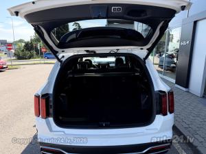 Balts Kia Sorento 2021 Tallina, ar dzinēja tilpumu 2.20 L un nobraukumu 130 tūkst. km par 30900 €, foto 7 vietnē AUTOMOTO.COM.LV
