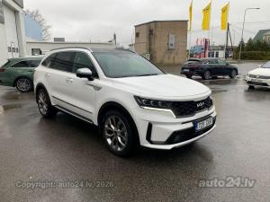Balts Kia Sorento 2023 Tallina, ar dzinēja tilpumu 2.20 L un nobraukumu 52 tūkst. km par 42990 €, foto  vietnē AUTOMOTO.COM.LV
